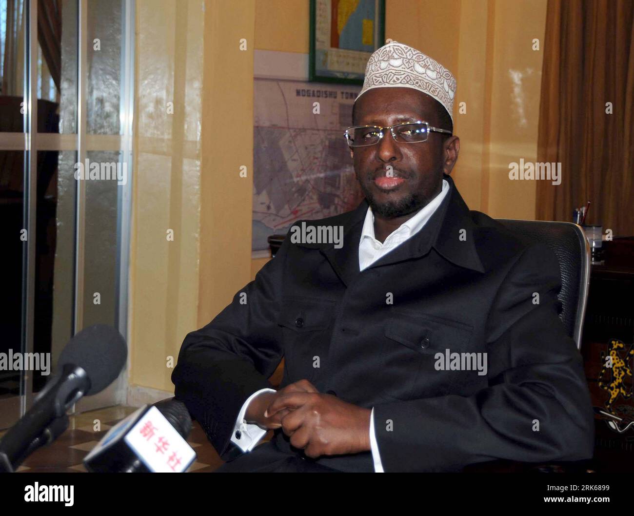 Somali president sheikh sharif sheikh hi-res stock photography and ...