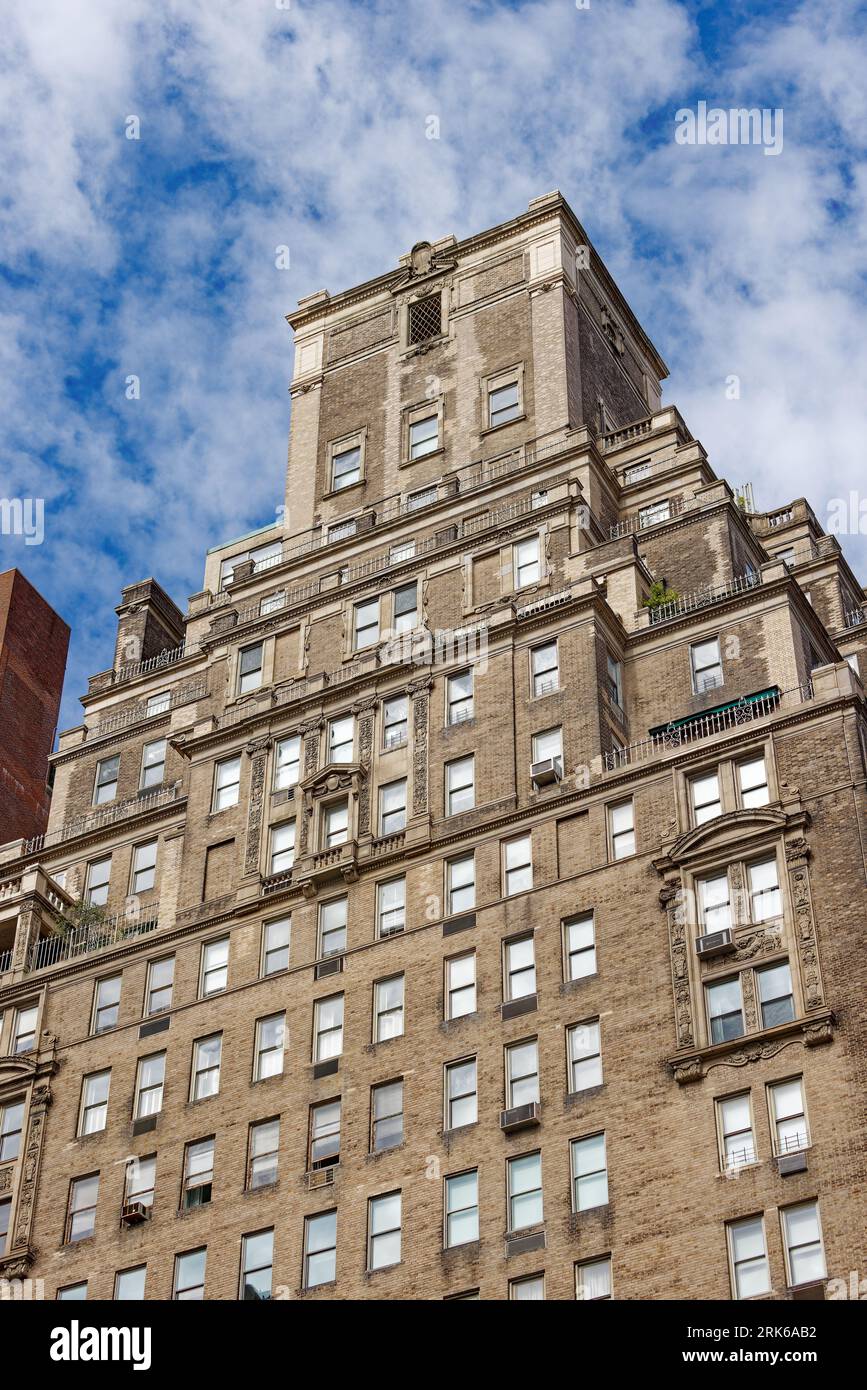 UES Historic District: Emery Roth-designed 784 Park Avenue, a richly ...