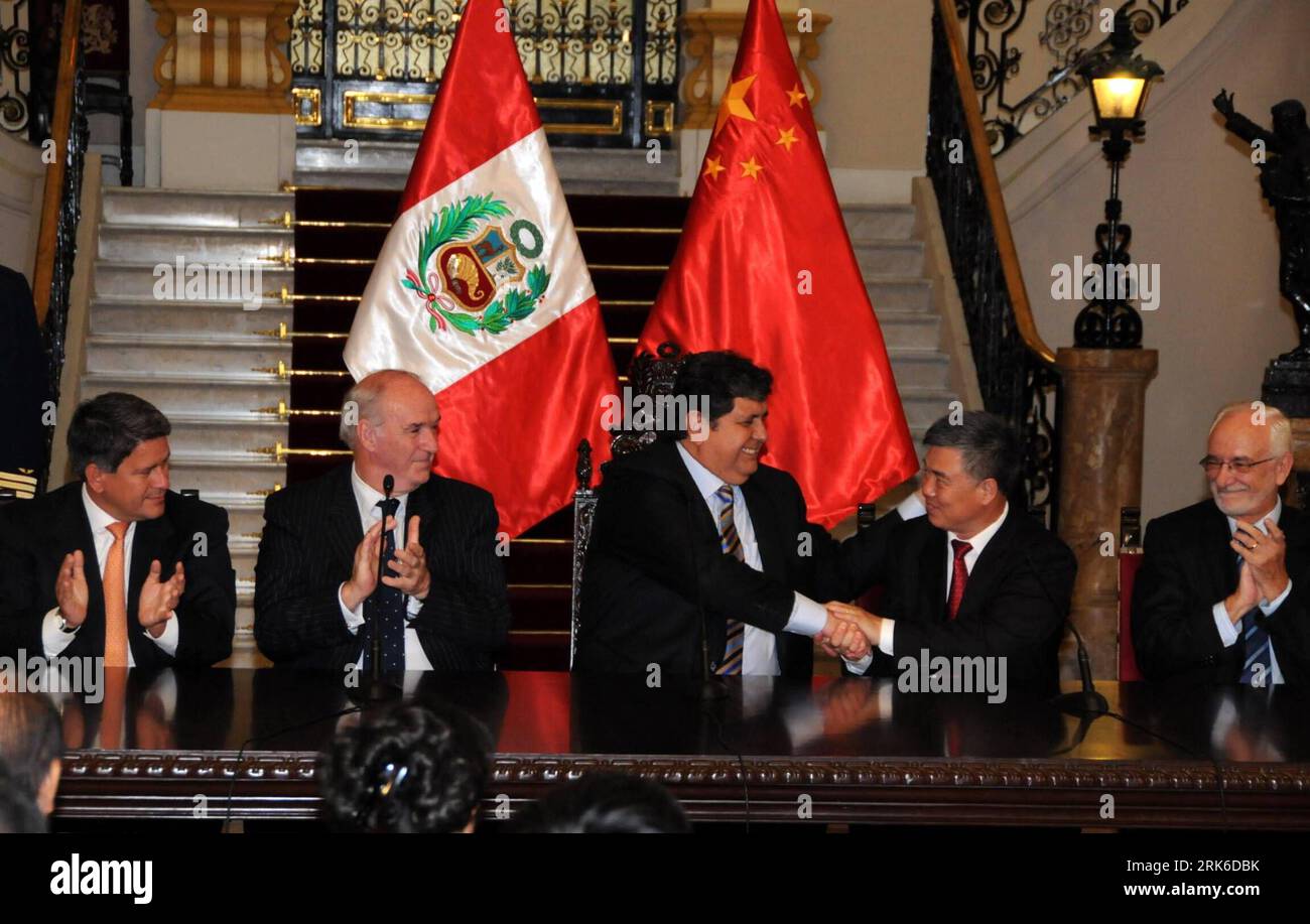 China peru free trade hi-res stock photography and images - Alamy