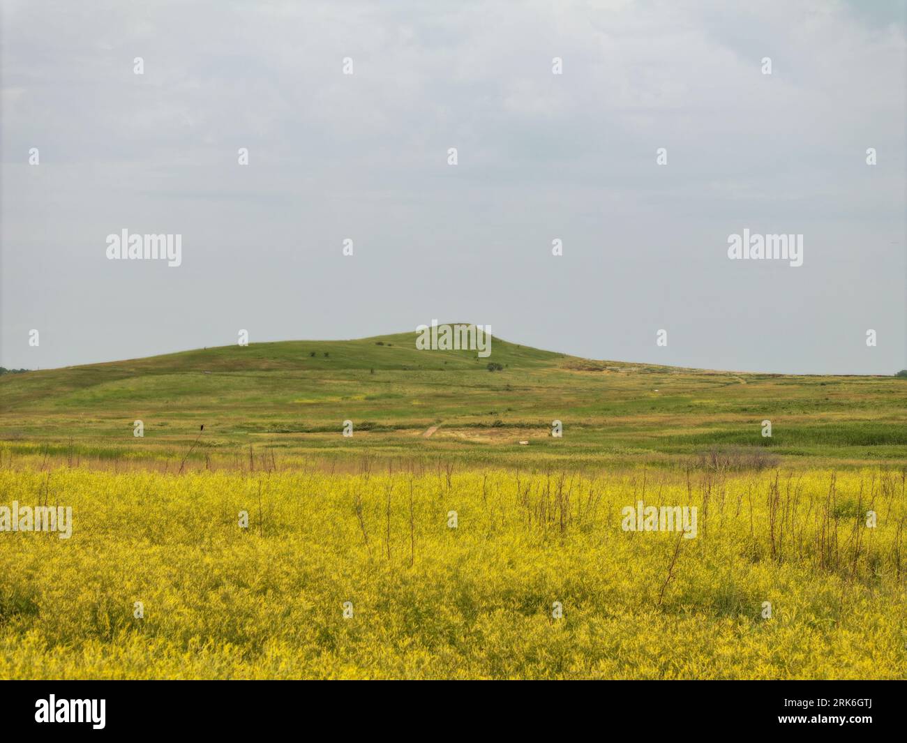 Prominent hill in a historic state park Stock Photo - Alamy