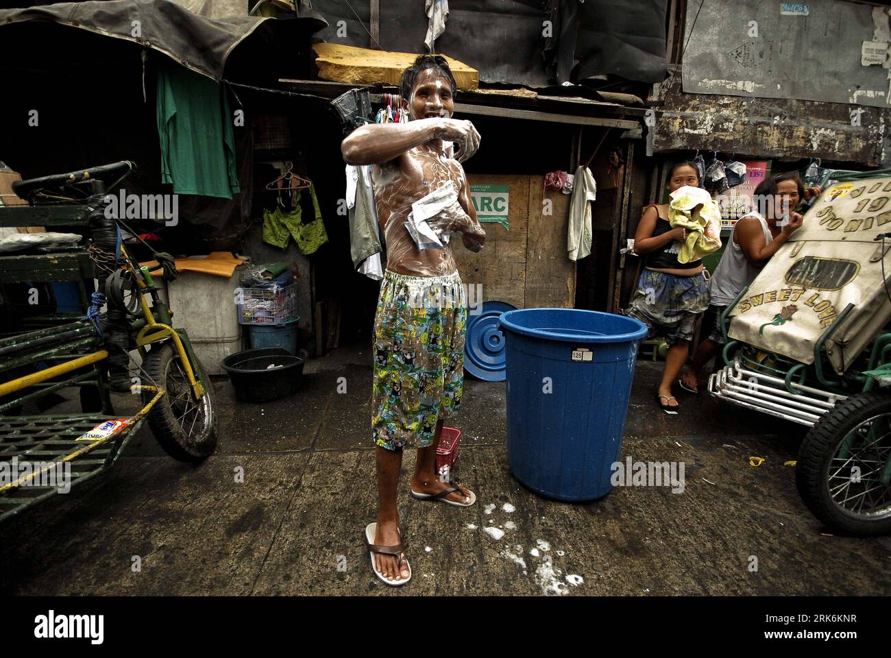 Manila tondo slum hi-res stock photography and images - Alamy