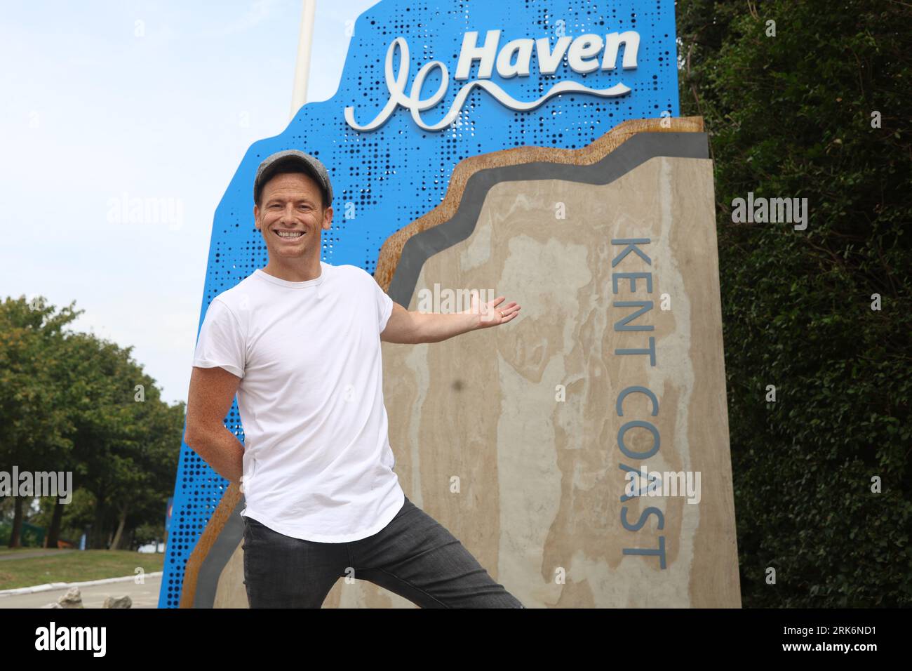 EDITORIAL USE ONLY TV Presenter, Joe Swash, experiences the Ariel ...
