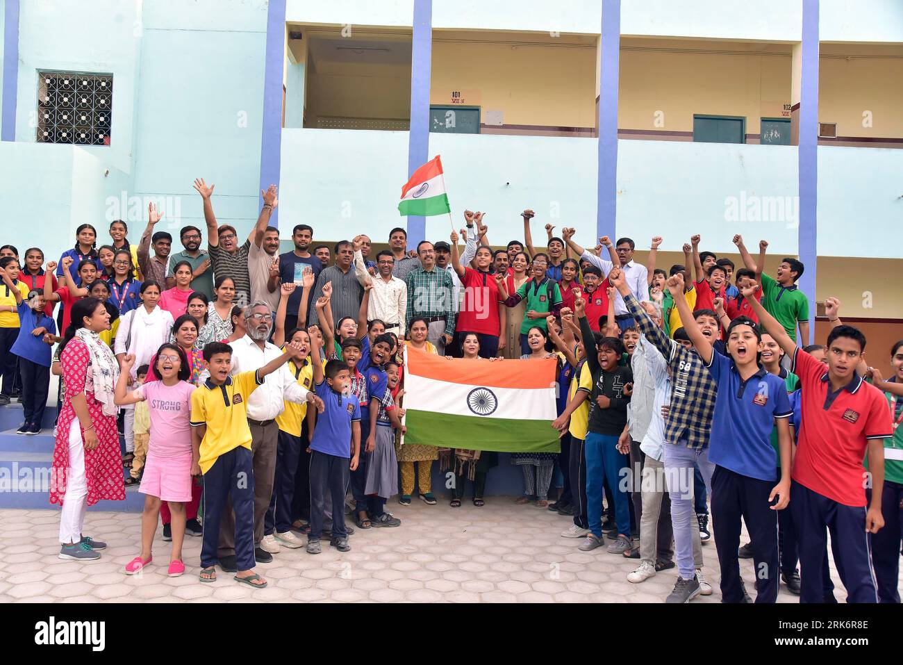 Bikaner, India. 23rd Aug, 2023. Students and teachers of Kendriya Vidyalaya No.1 cheer as they ...