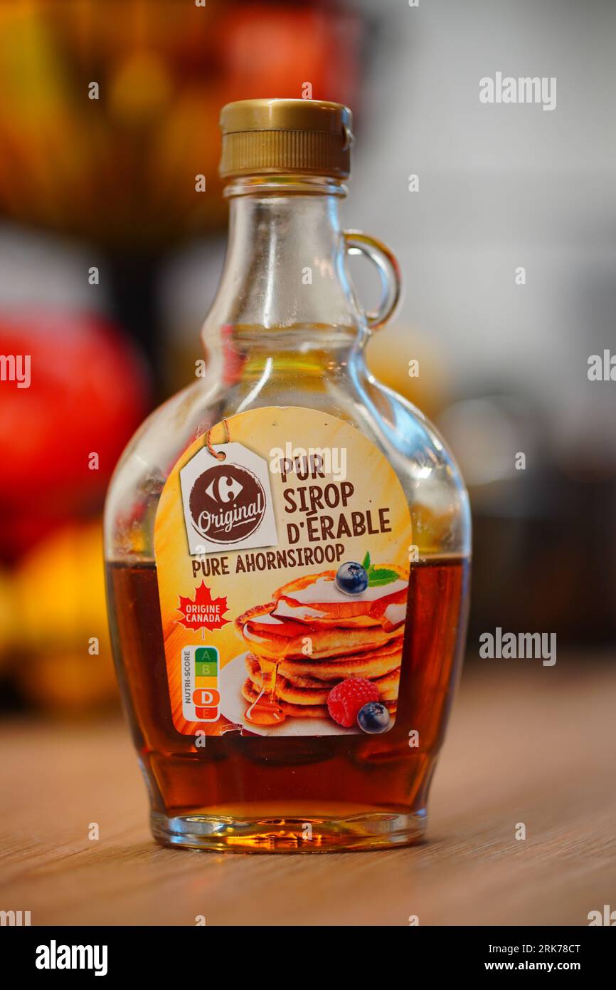 Maple syruping hi-res stock photography and images - Alamy