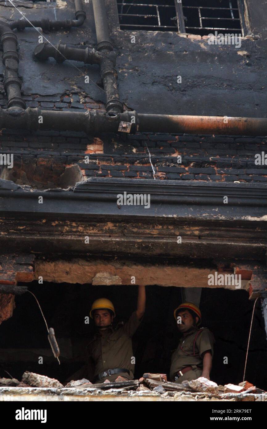 Massive fire at kolkata hi-res stock photography and images - Alamy