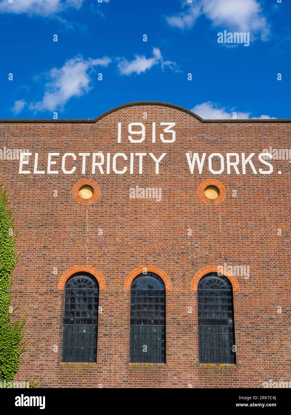 History of electricity hi-res stock photography and images - Alamy