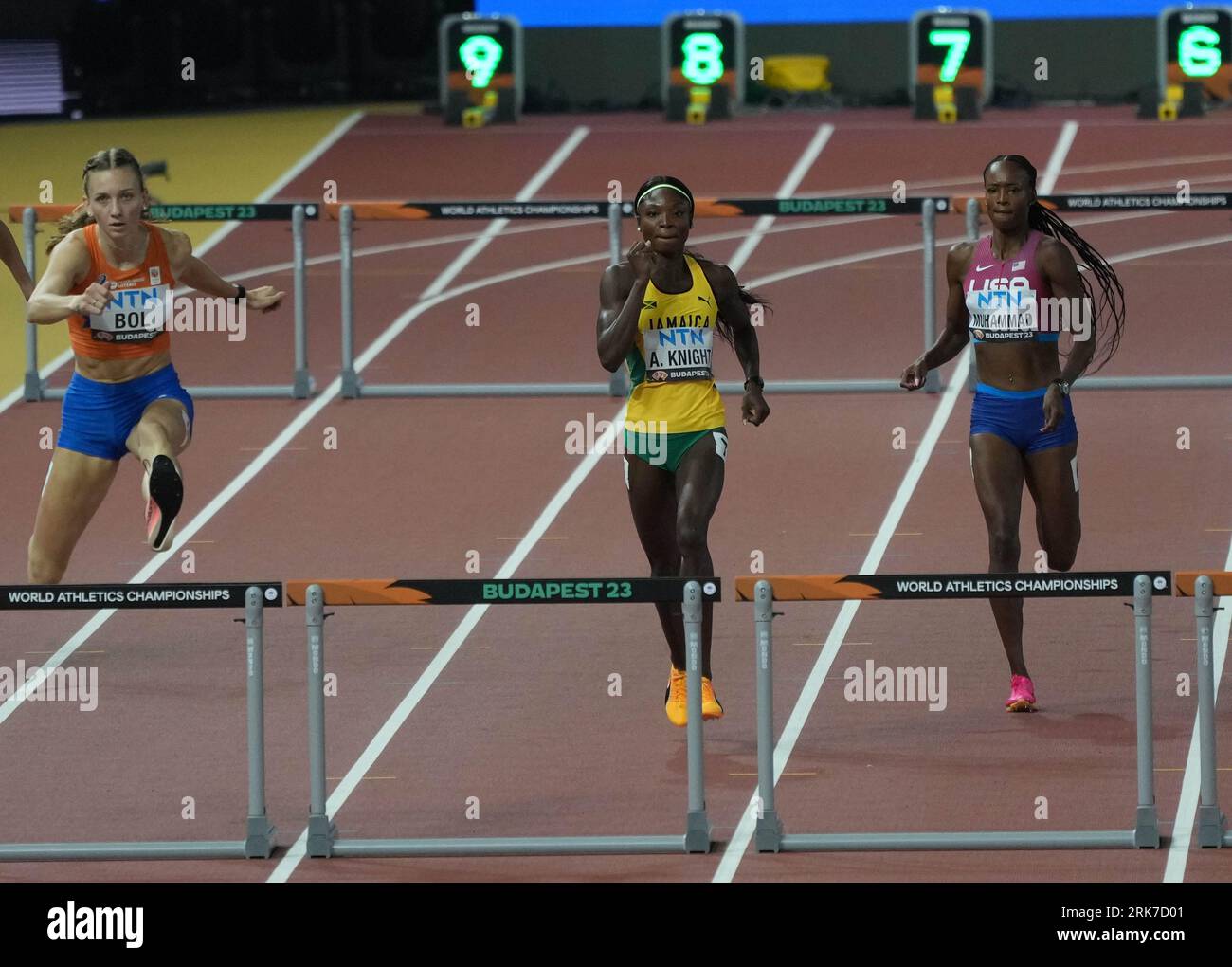 Femke BOL of NED , Andrenette KNIGHT of JAM and Dalilah MUHAMMAD of USA ...