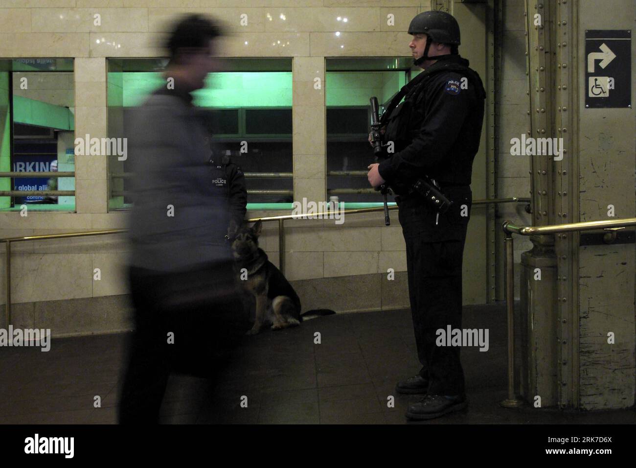 Grand central u bahn hi-res stock photography and images - Alamy