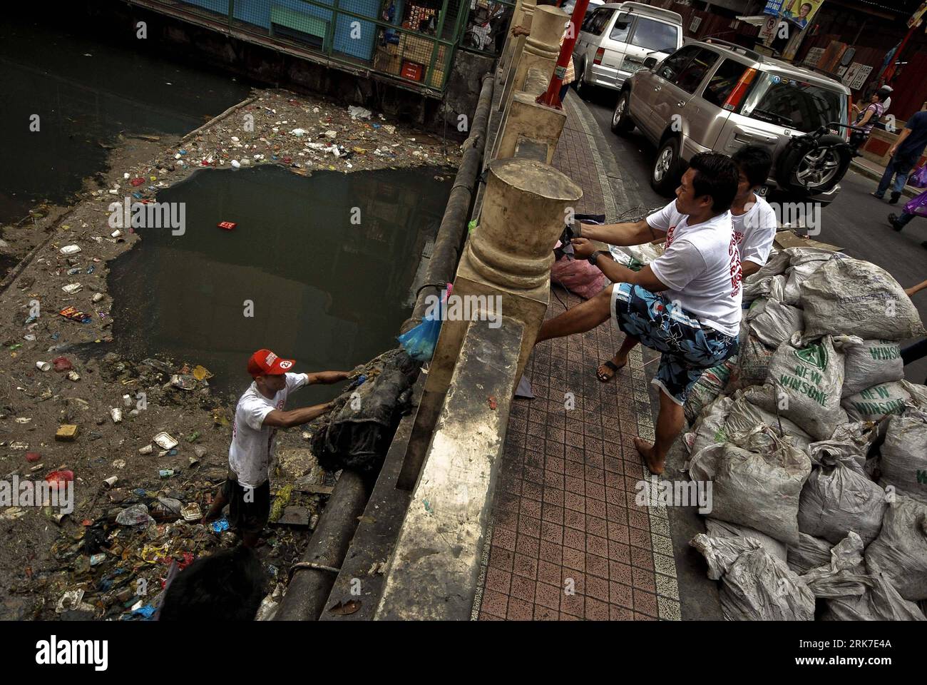 Clean up drive hi-res stock photography and images - Alamy