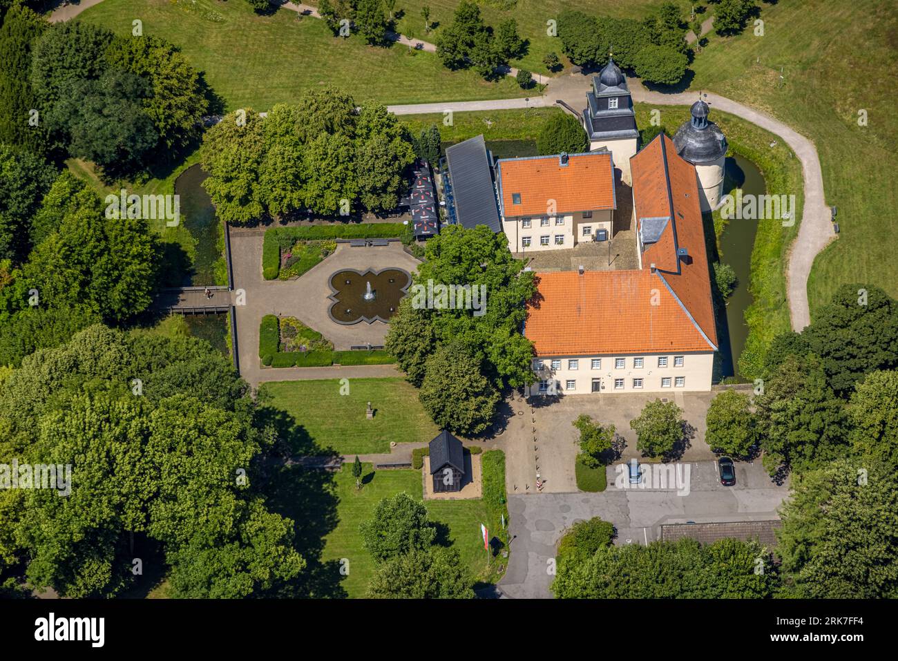 Moated castle martfeld schwelm hi-res stock photography and images - Alamy