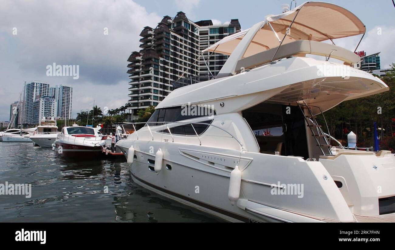 Top 20 yachts hi-res stock photography and images - Alamy