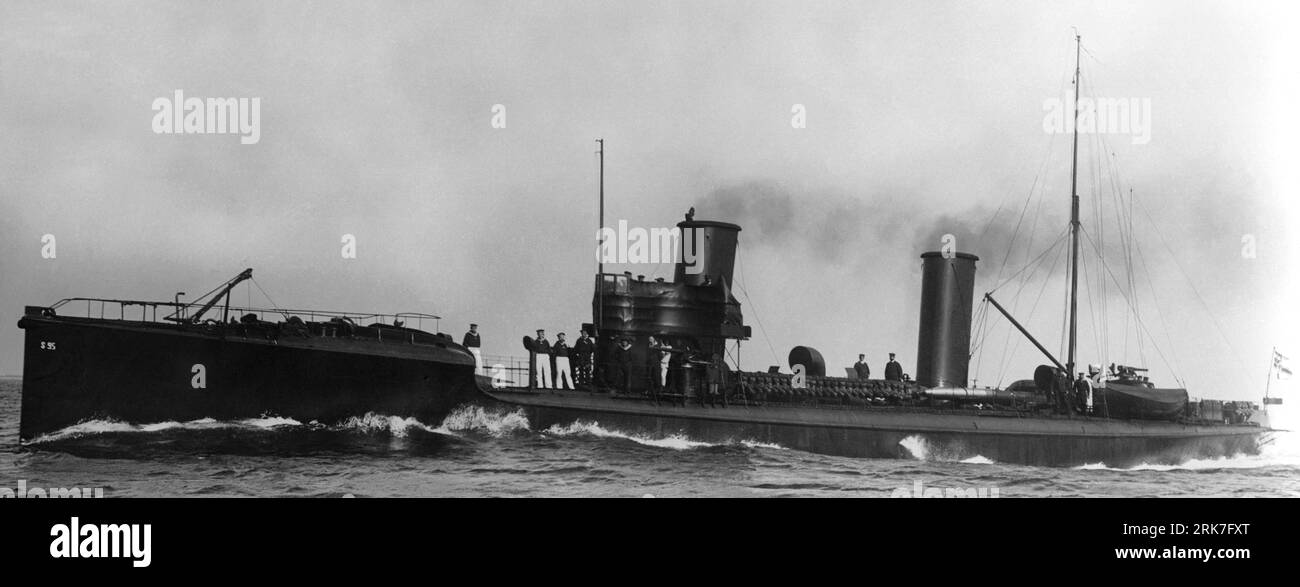 Torpedoboot s 95 hi-res stock photography and images - Alamy