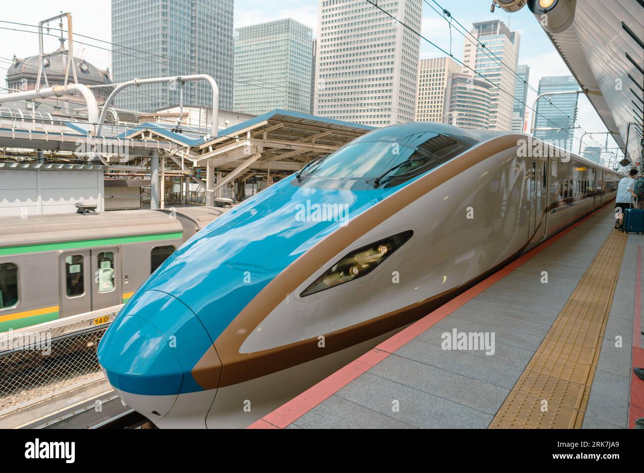 Shinkansen in Tokyo Station Stock Photo - Alamy