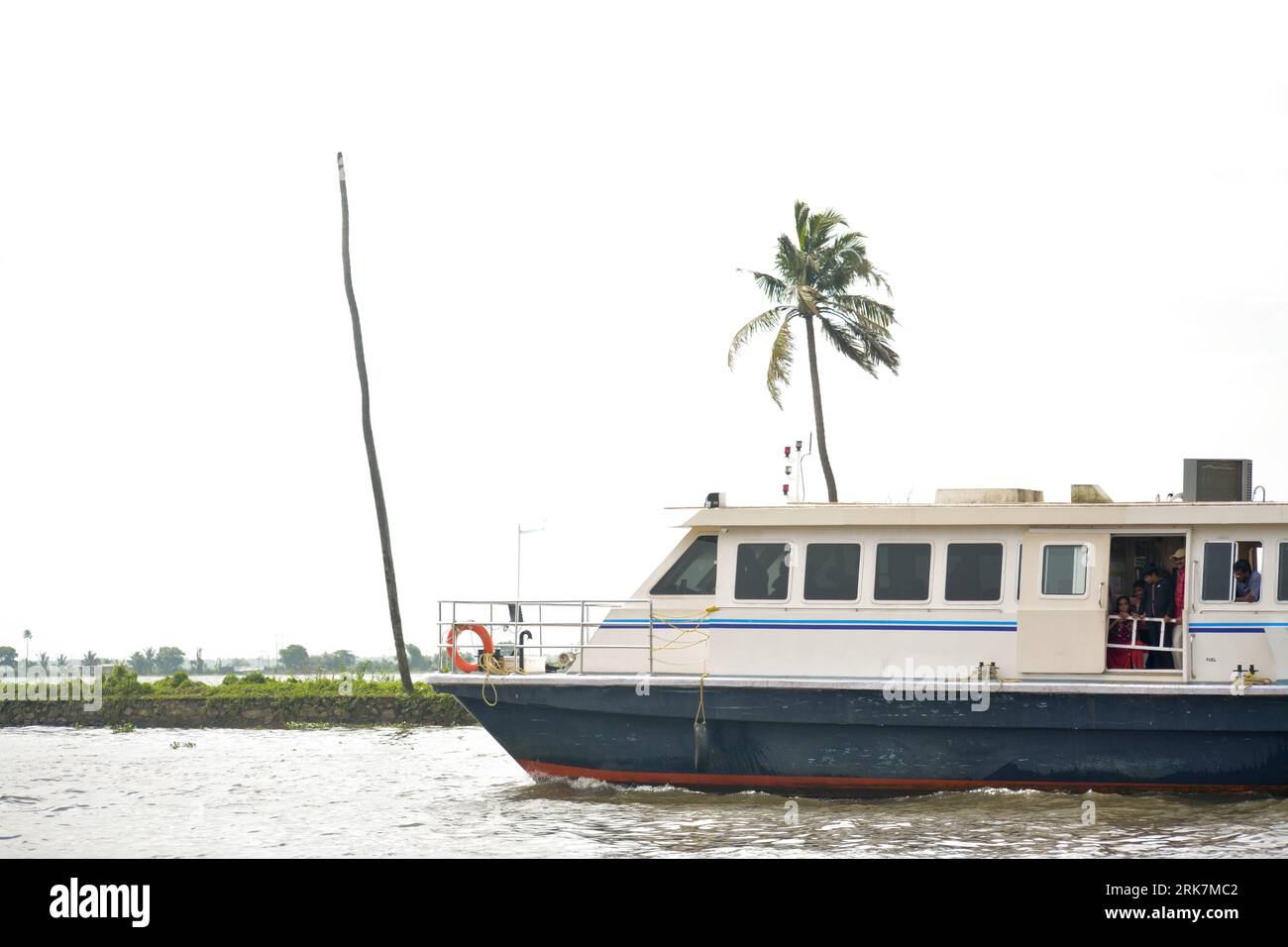 Alleppey House boats floating in kerala lake Stock Photo - Alamy