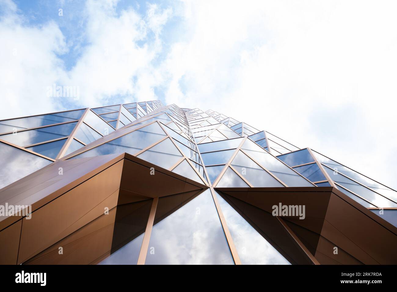 Gold pyramid house hi-res stock photography and images - Alamy