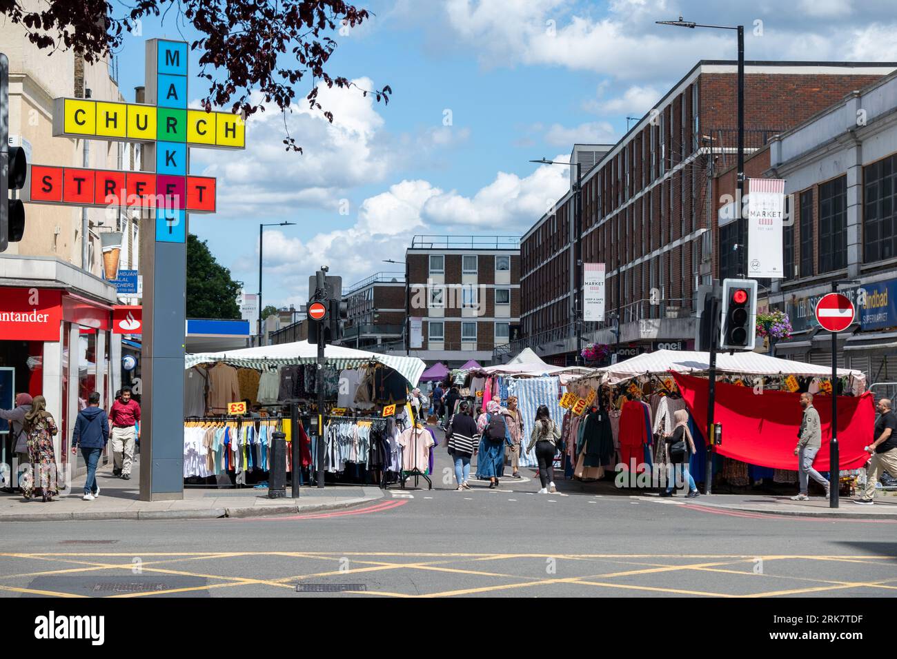 Edgware road shops hi-res stock photography and images - Alamy