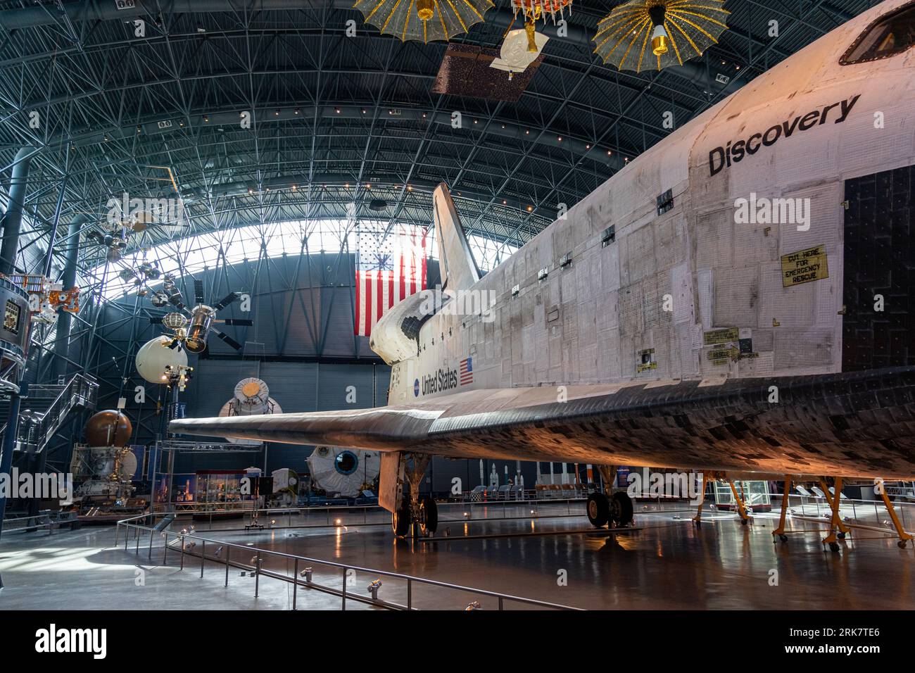 The SuperShuttle Columbia at Smithsonian Air and Space Museum in Dulles ...