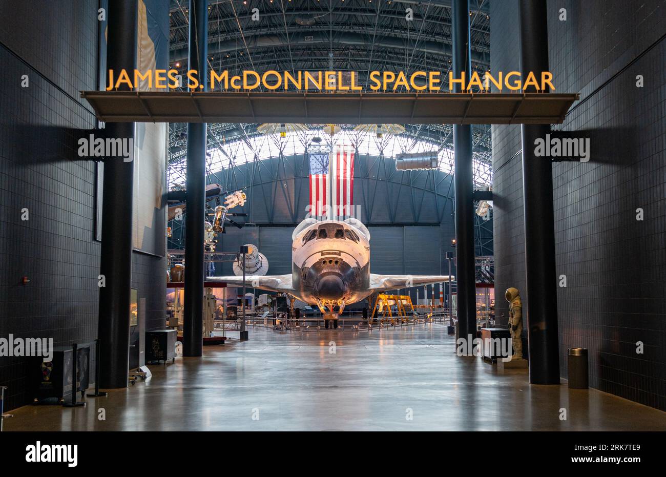 The SuperShuttle Columbia at Smithsonian Air and Space Museum in Dulles ...