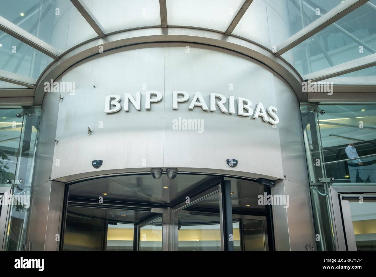 Bnp paribas icon logo hi-res stock photography and images - Alamy