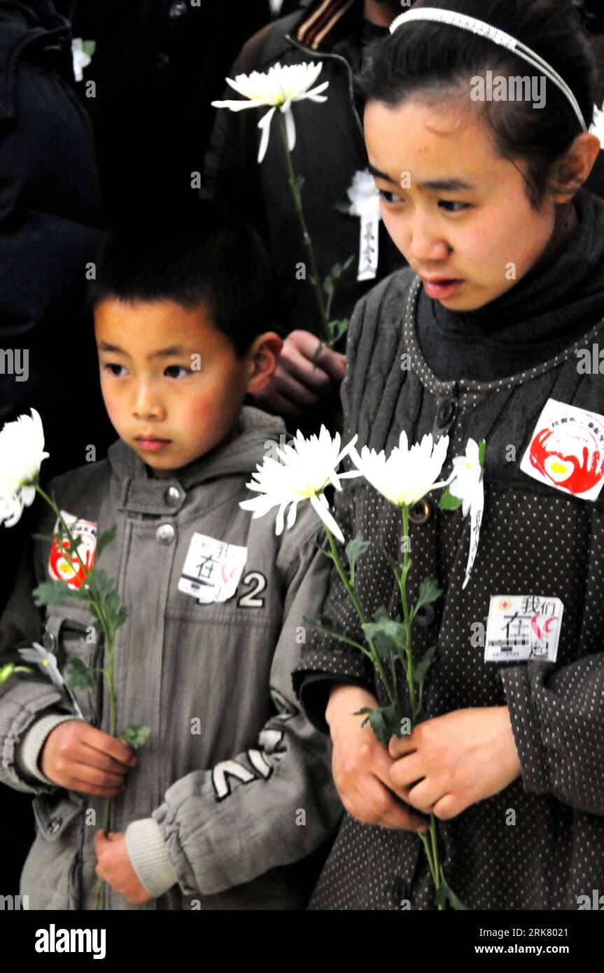 Tu fu old hi-res stock photography and images - Alamy