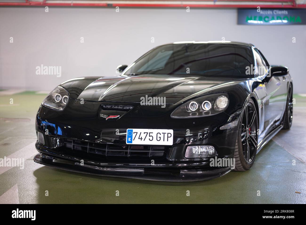 Front view of a classic American sports car, the black Chevrolet ...
