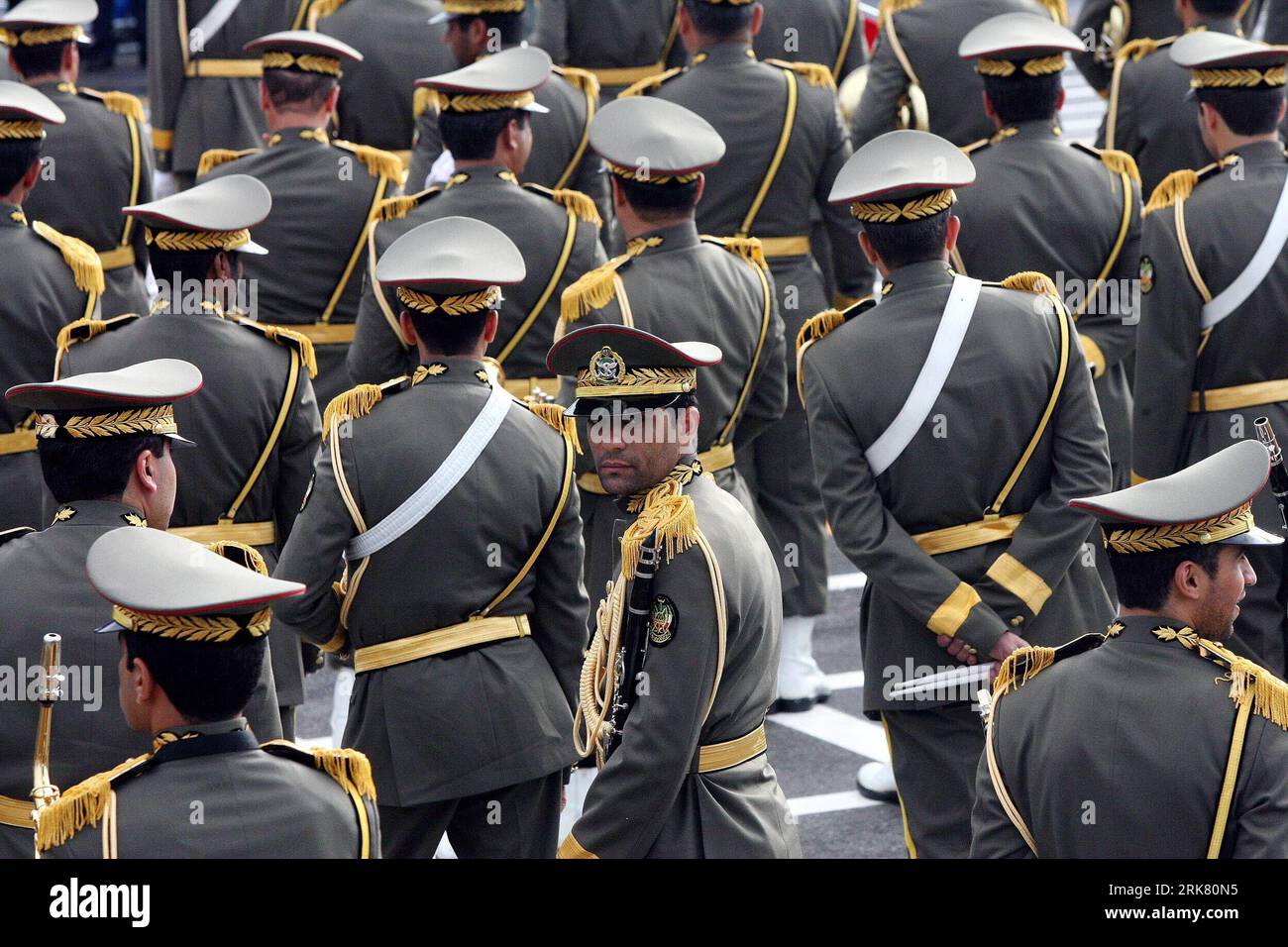 Turn the head hi-res stock photography and images - Alamy