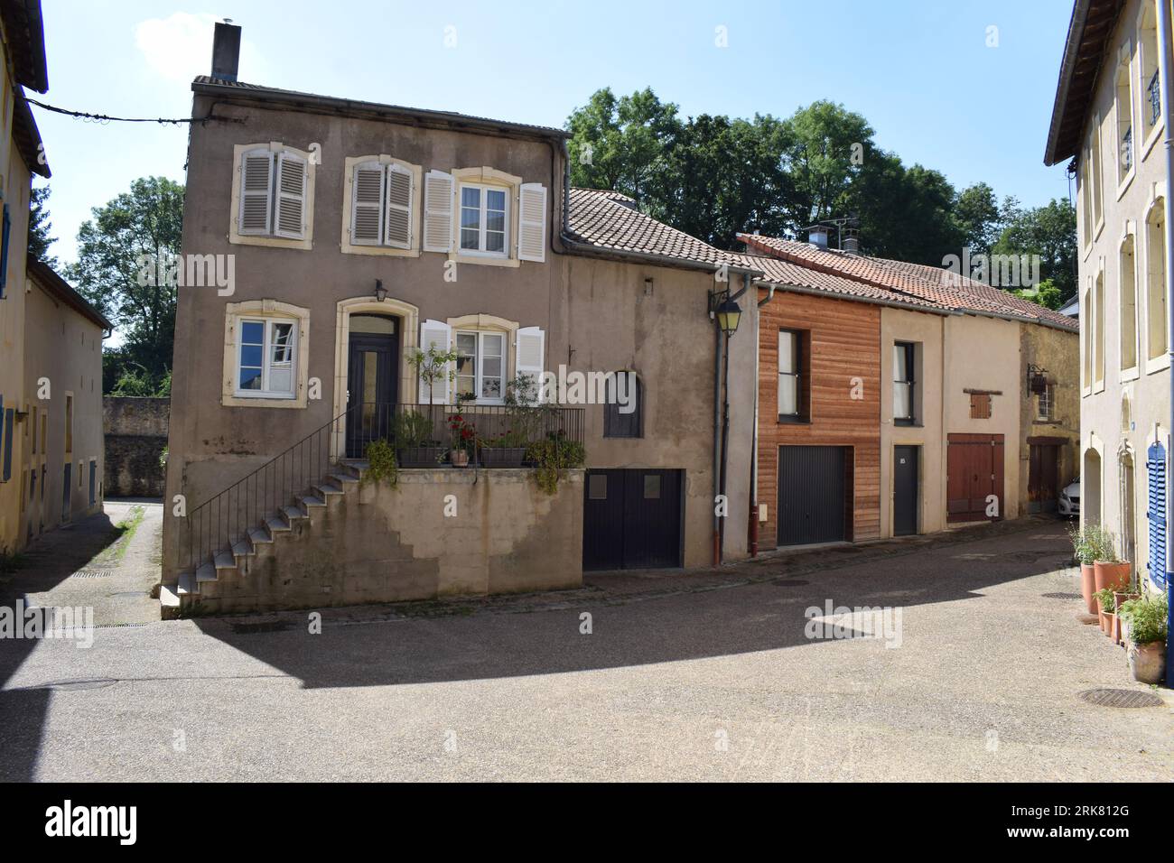 old town street in Rodemack, France Stock Photo - Alamy