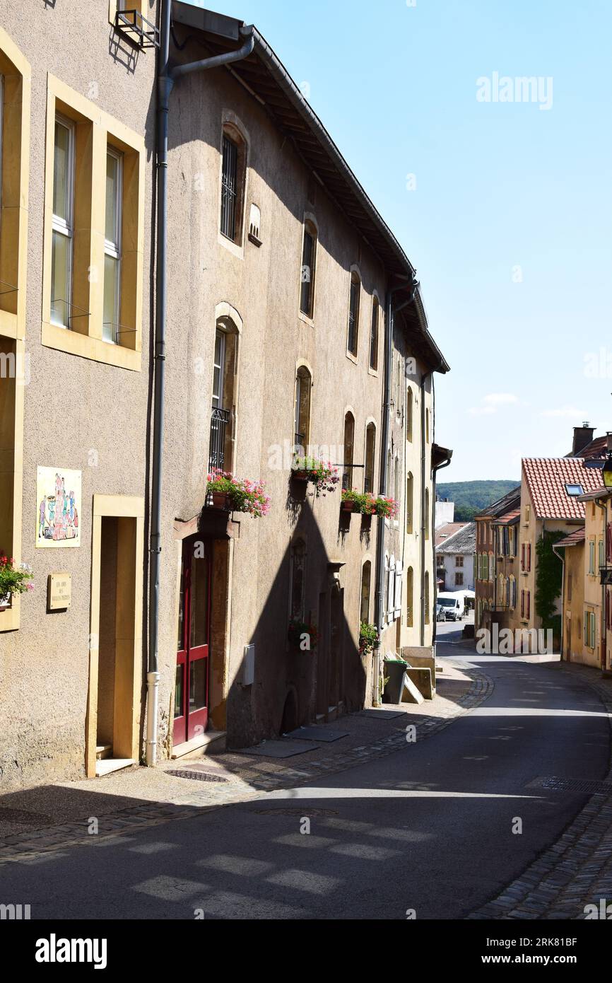 old town street in Rodemack, France Stock Photo - Alamy