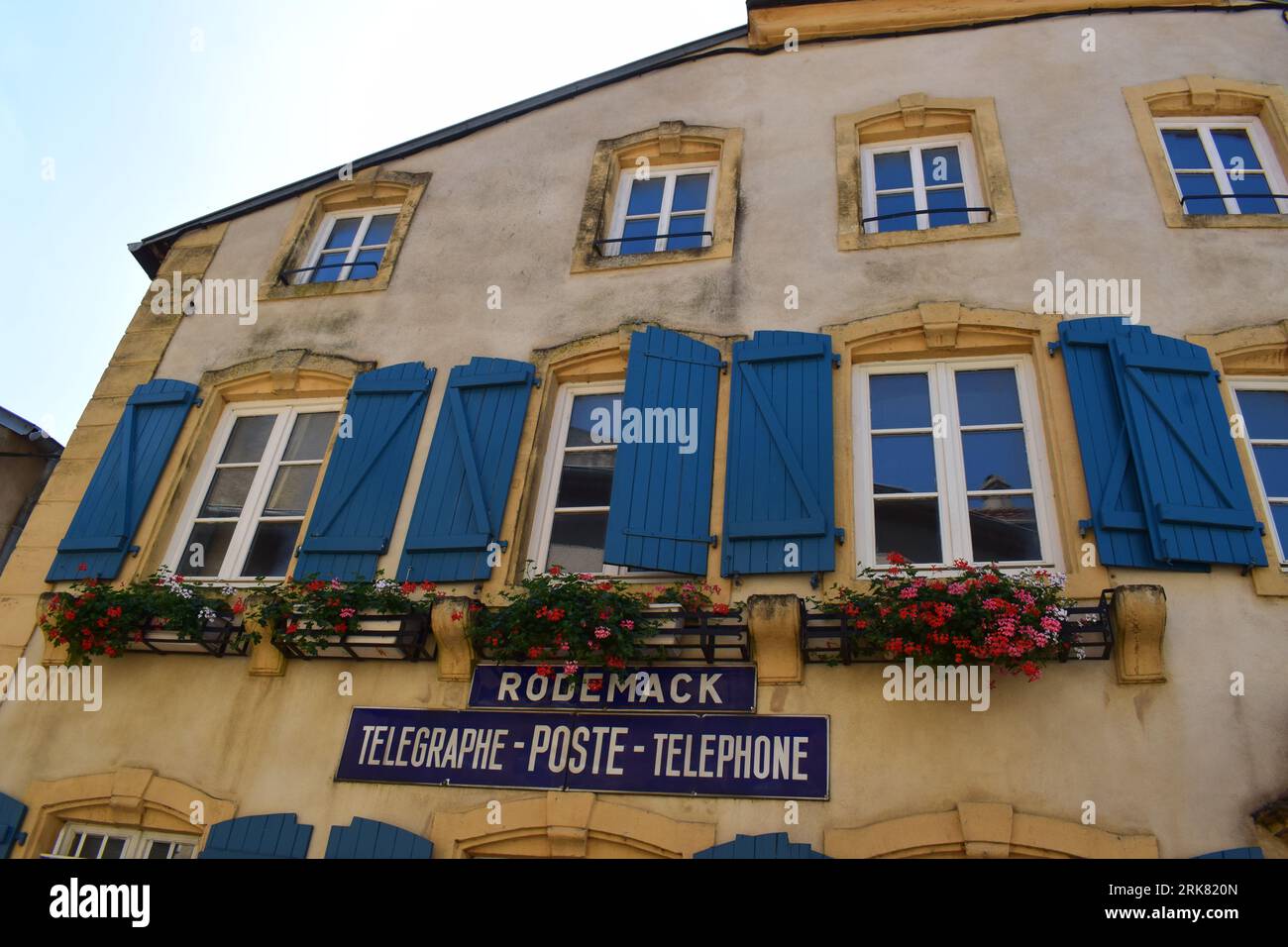 old town street in Rodemack, France Stock Photo - Alamy