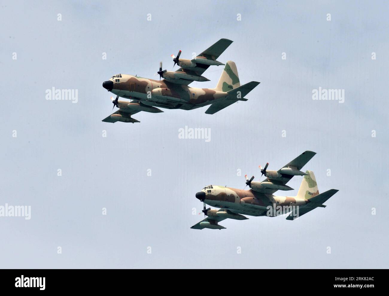 Flugzeug luftwaffe hi-res stock photography and images - Alamy