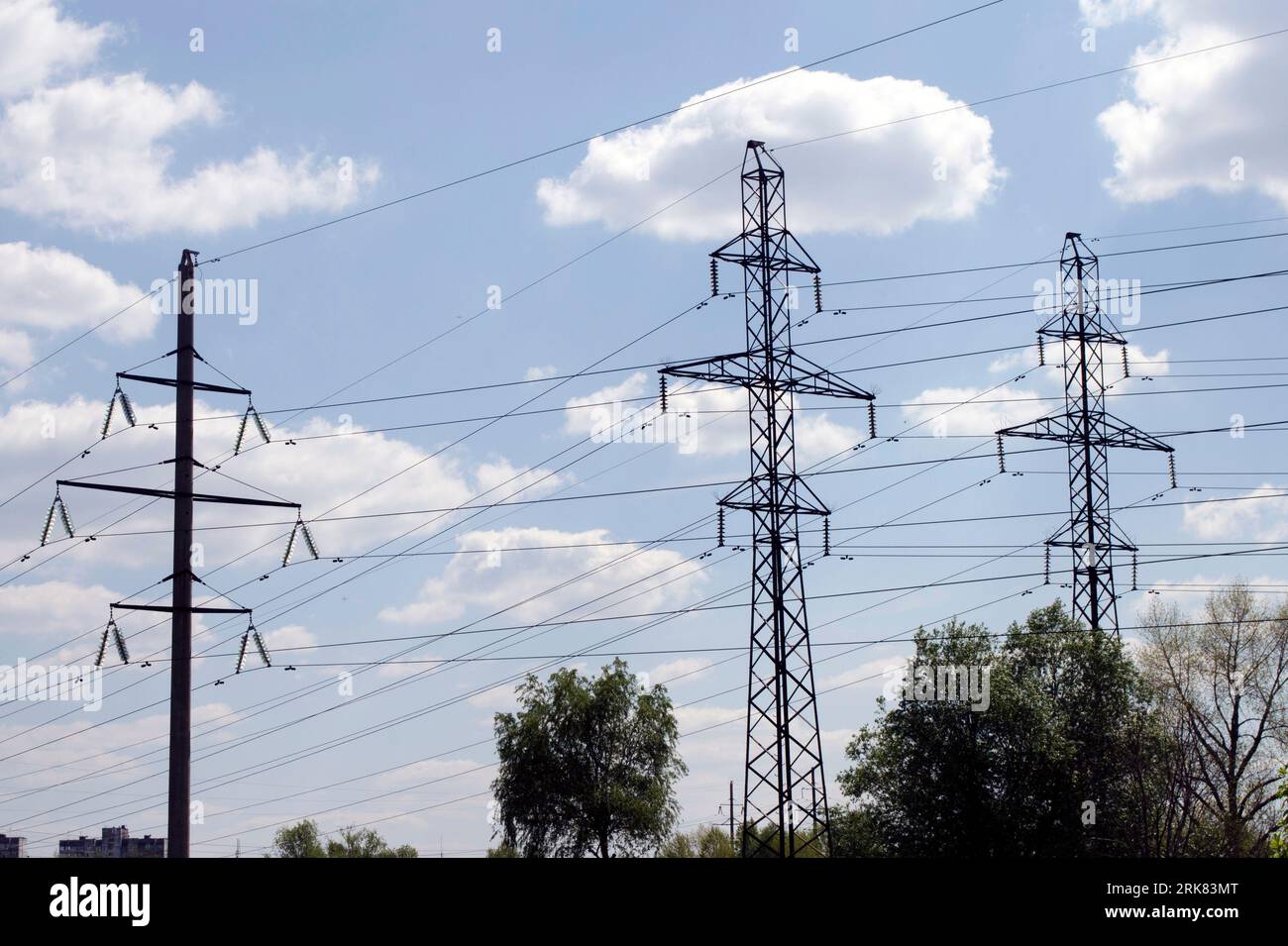 Electric line, electricity wires, high voltage lines Stock Photo - Alamy
