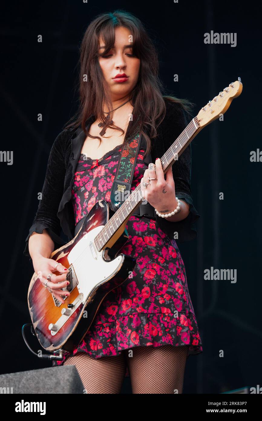 Lia metcalfe hi-res stock photography and images - Alamy