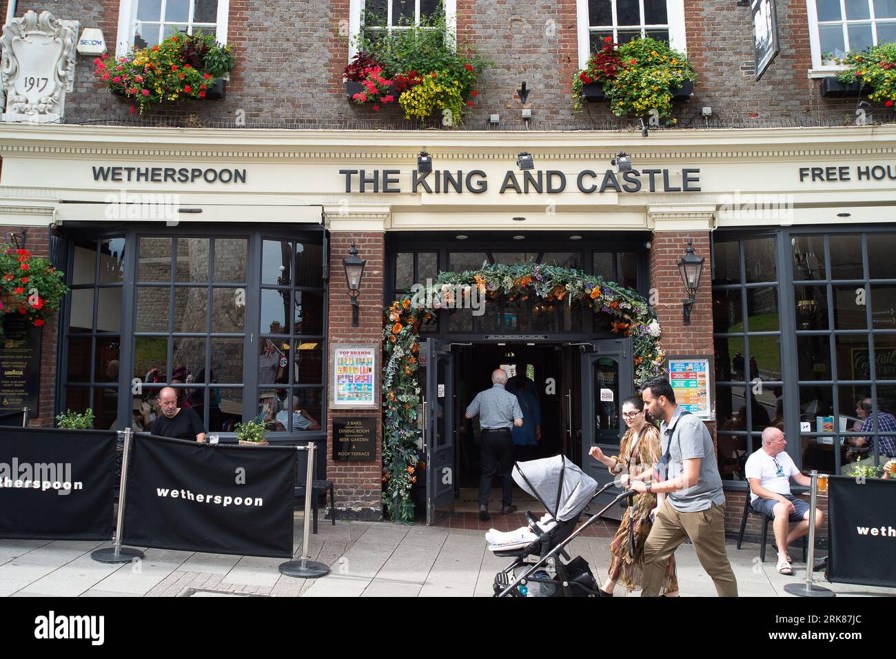 Windsor, Berkshire, UK. 24th August, 2023. The Wetherspoon King and ...