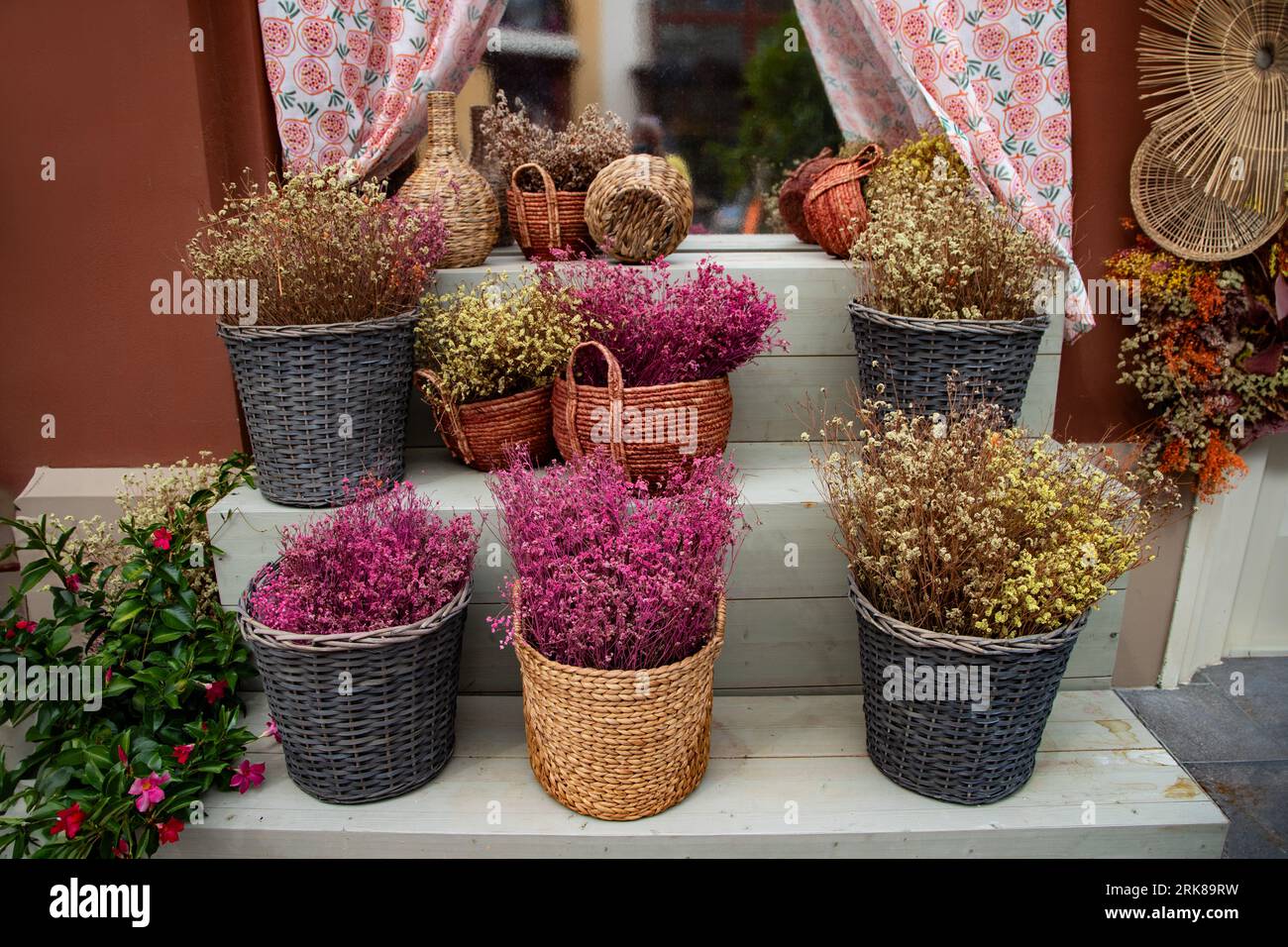 Lavender flowers in wicker basket hi-res stock photography and images ...