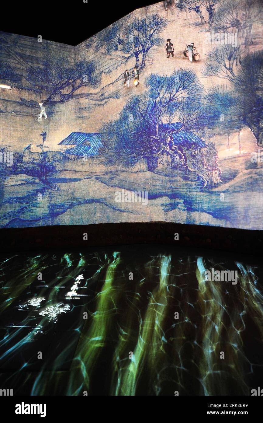 Riverside scene at qingming festival hi-res stock photography and ...