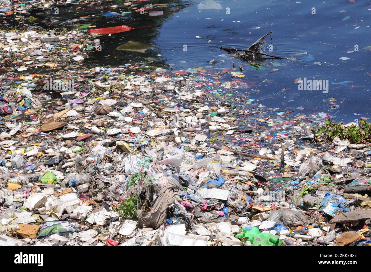 Pasig river pollution hi-res stock photography and images - Alamy