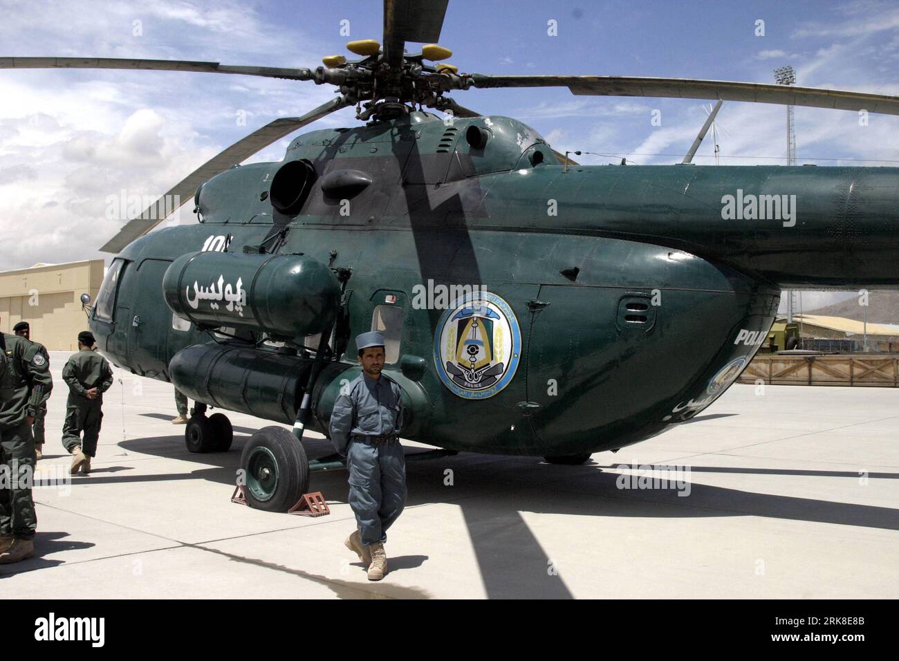 Us army helicopter pilot training hi-res stock photography and images ...
