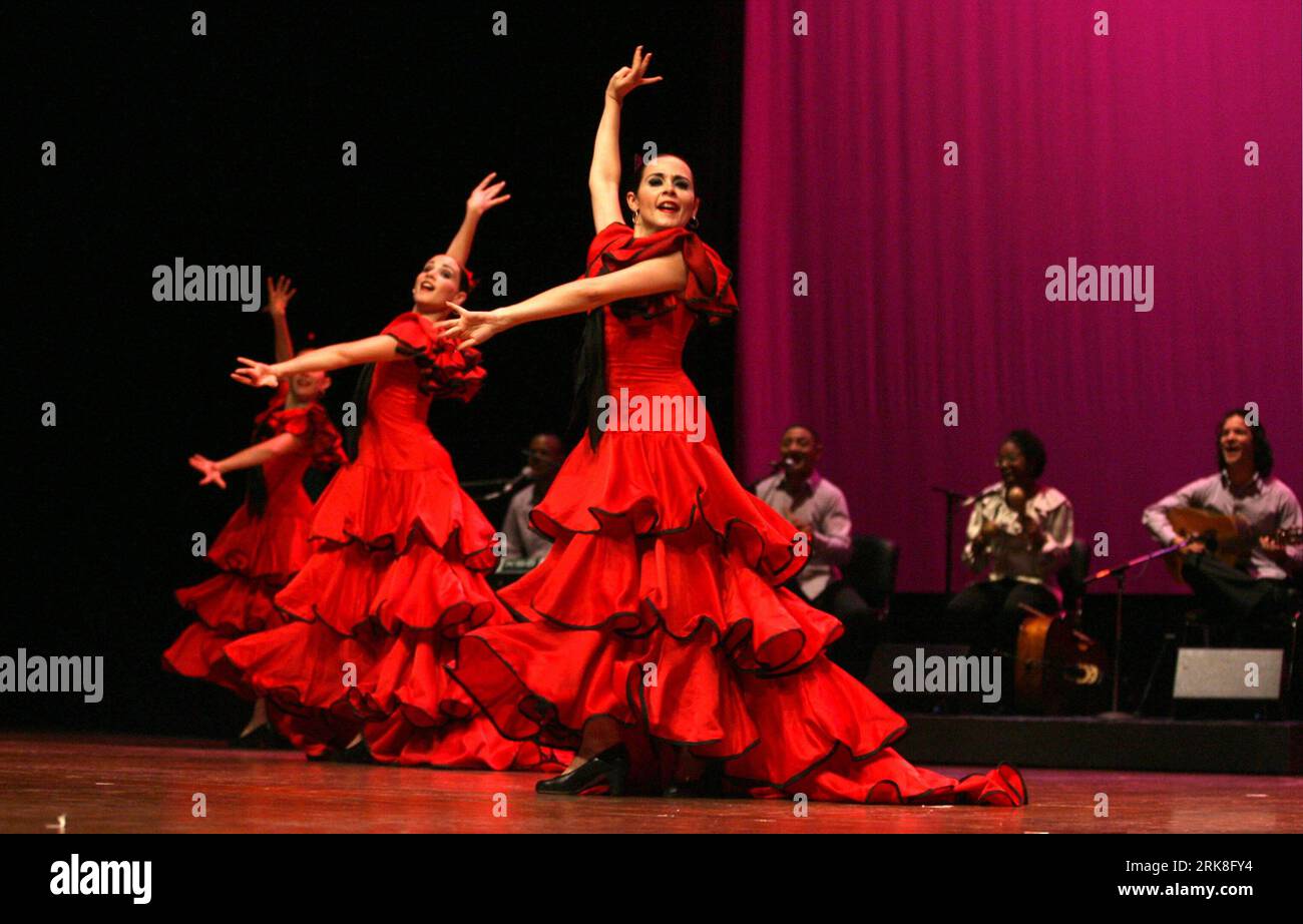 Qatar national theatre hi-res stock photography and images - Alamy