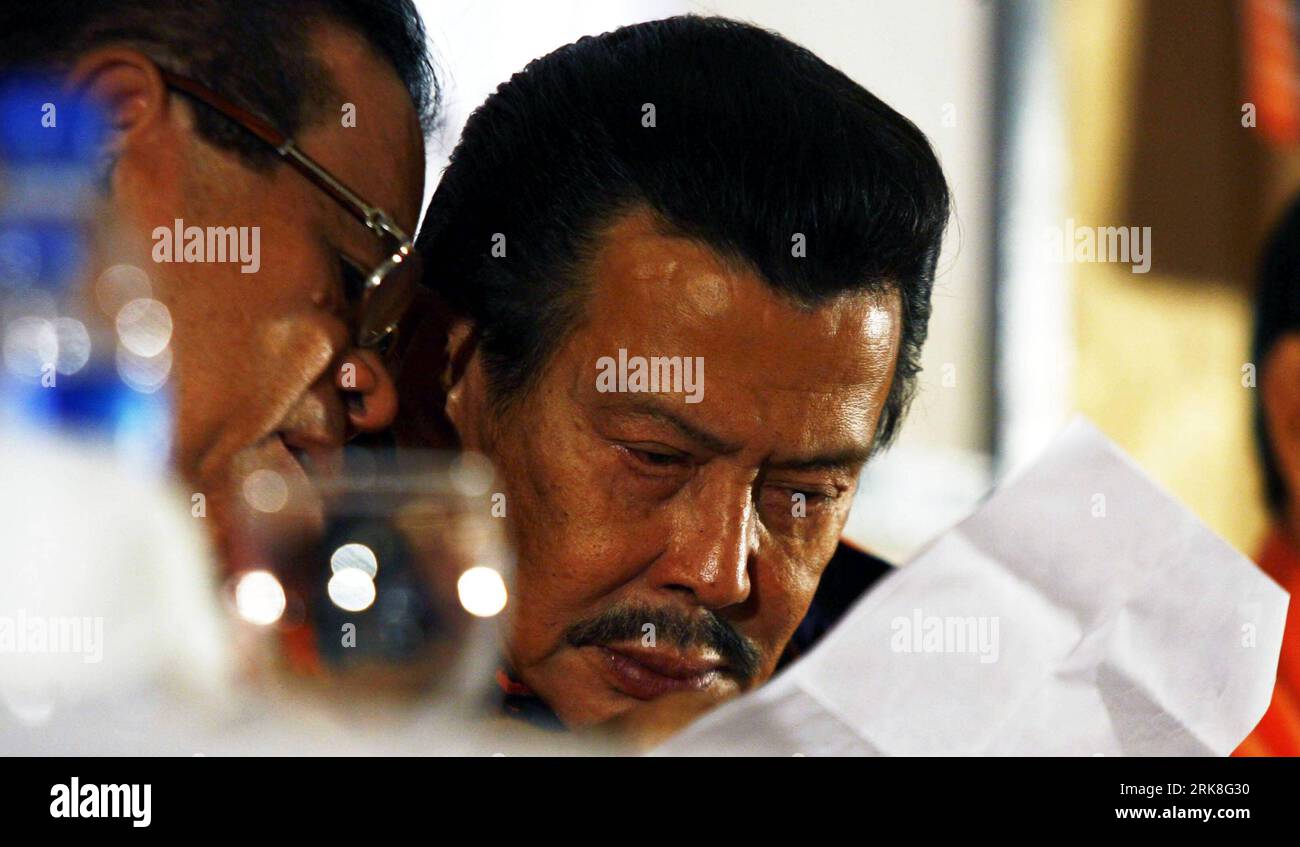 Campaign press kit hi-res stock photography and images - Alamy