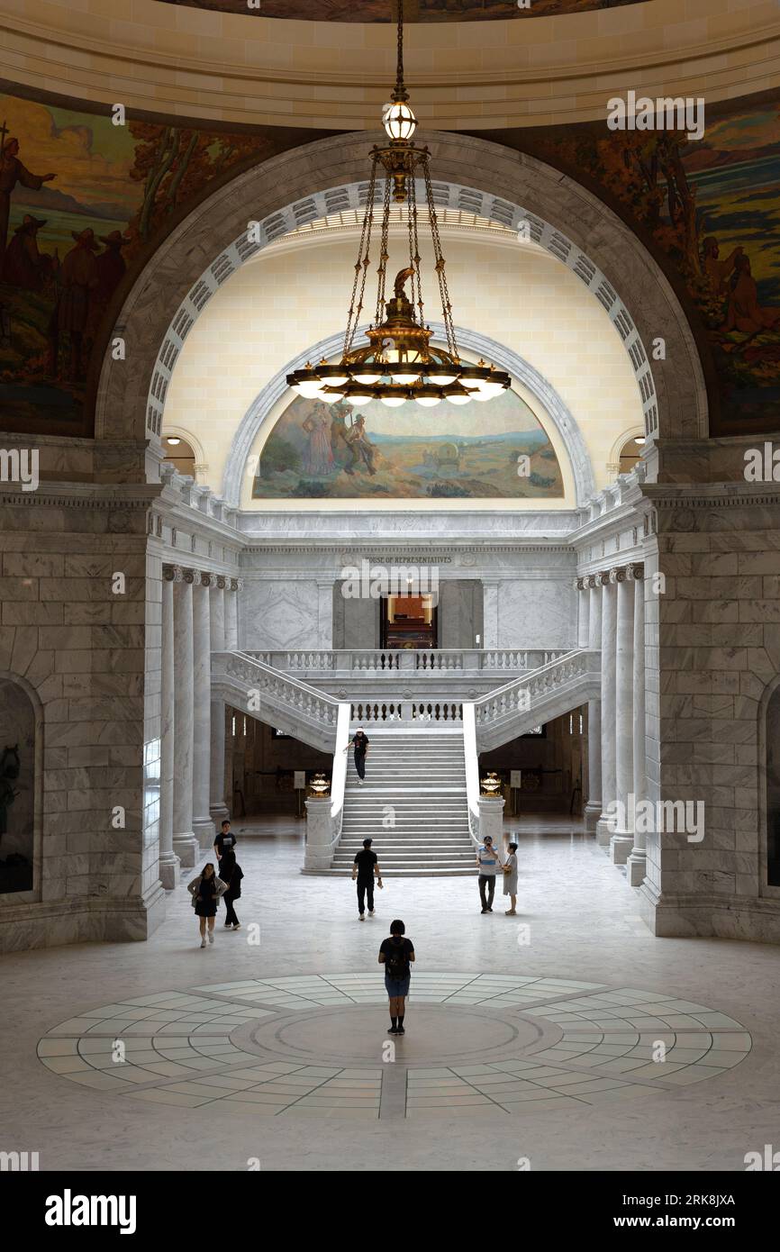 People inside hallway hi-res stock photography and images - Alamy