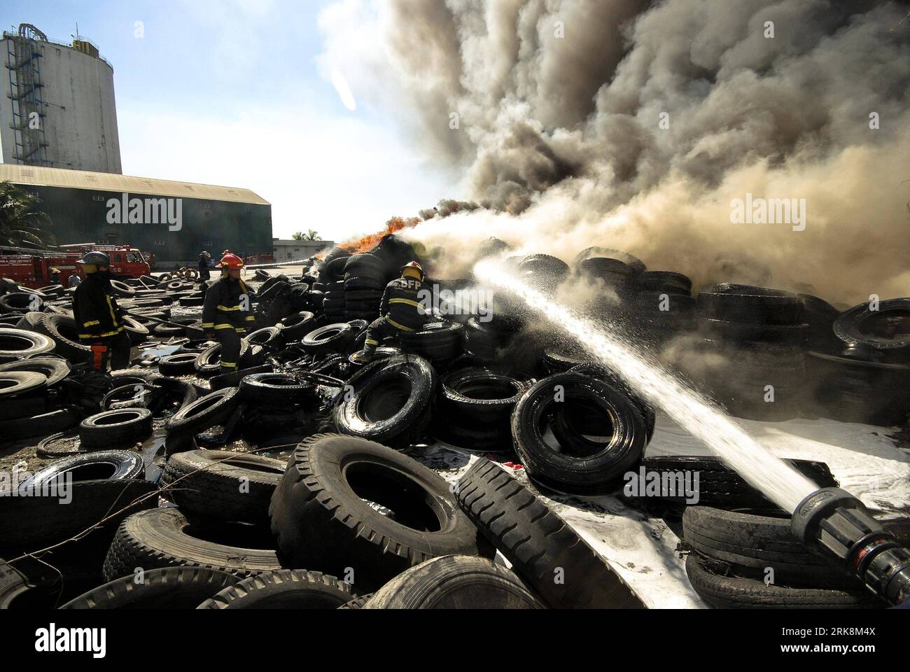 Manila firemen hi-res stock photography and images - Alamy