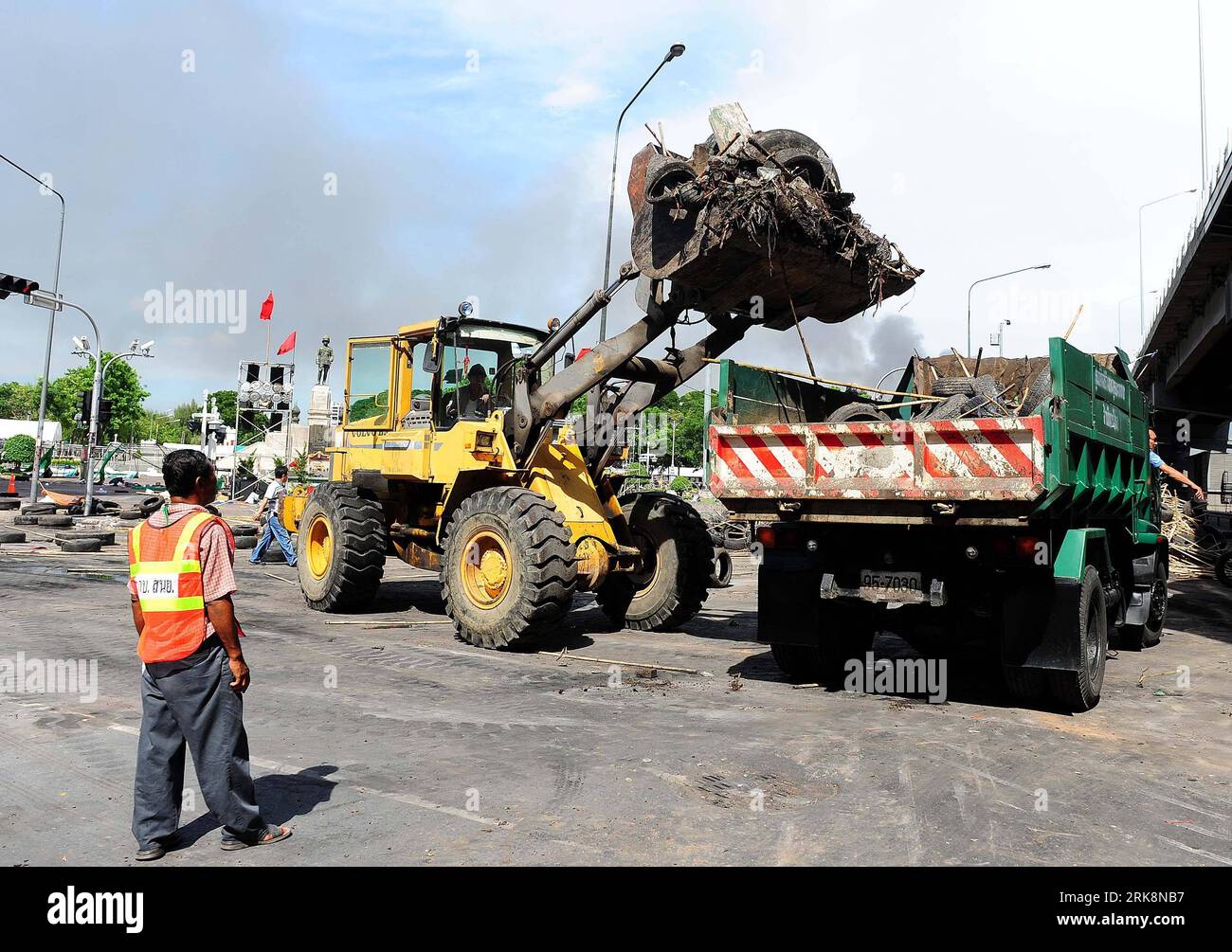 Two bagger hi-res stock photography and images - Alamy