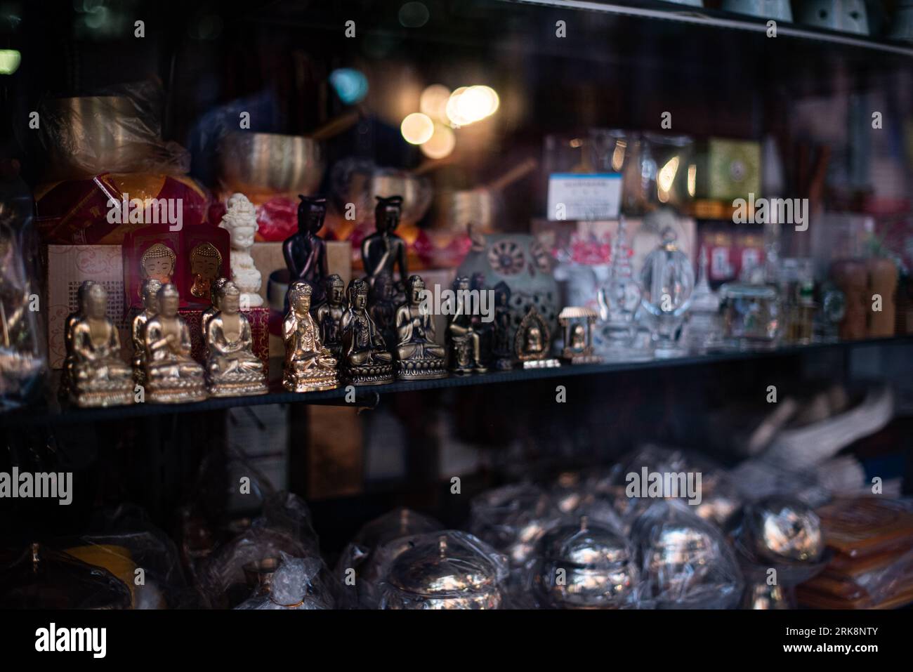 Antique glass cabinet hi-res stock photography and images - Alamy