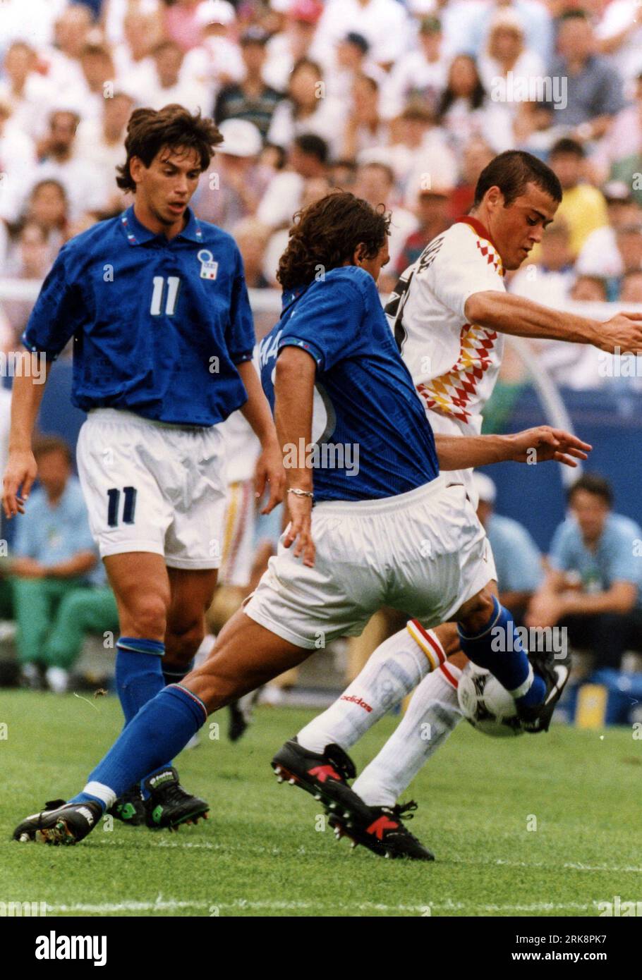 Action in the 1994 World Cup match between Italy and Spain Stock Photo ...
