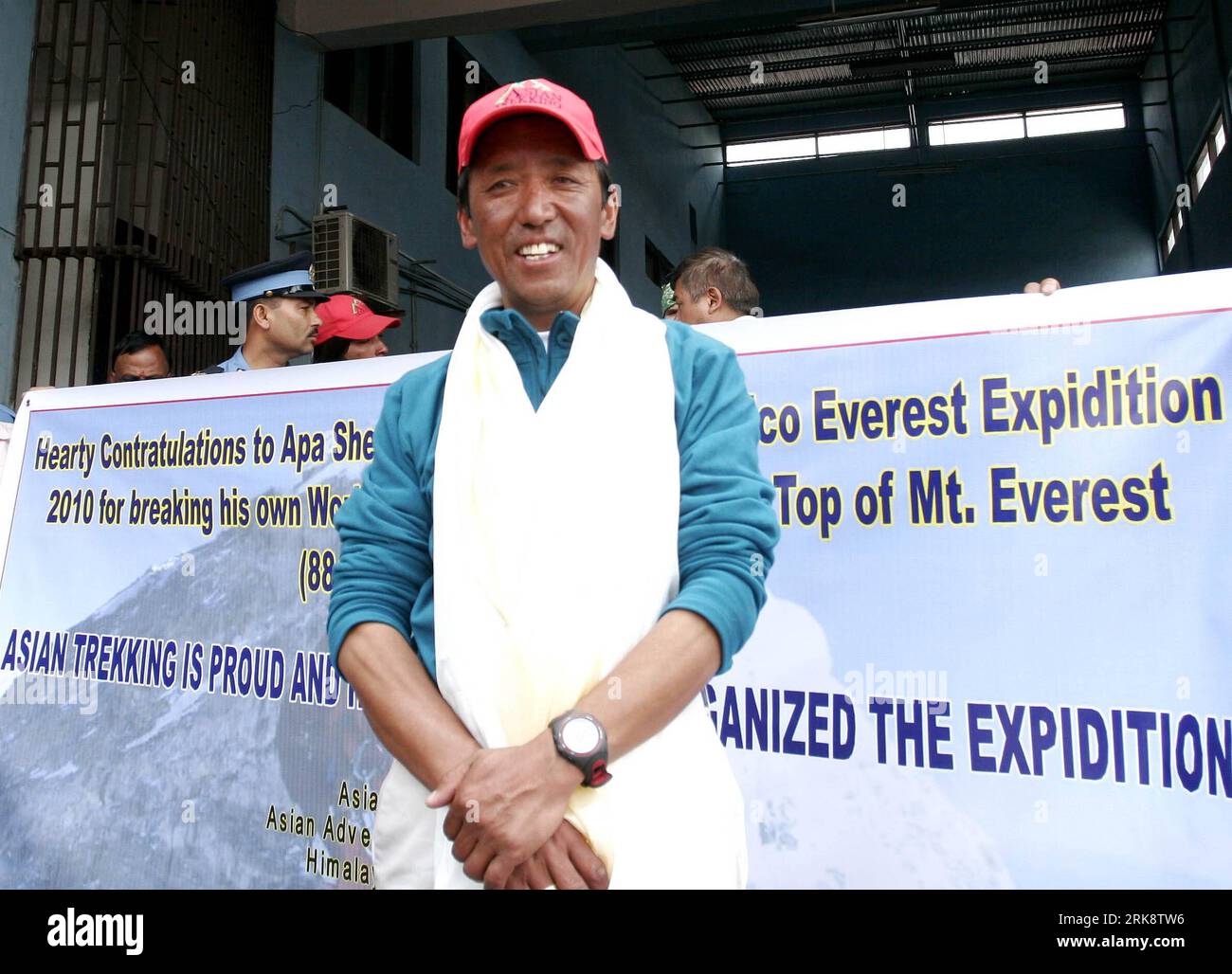 Apa sherpa everest hi-res stock photography and images - Alamy