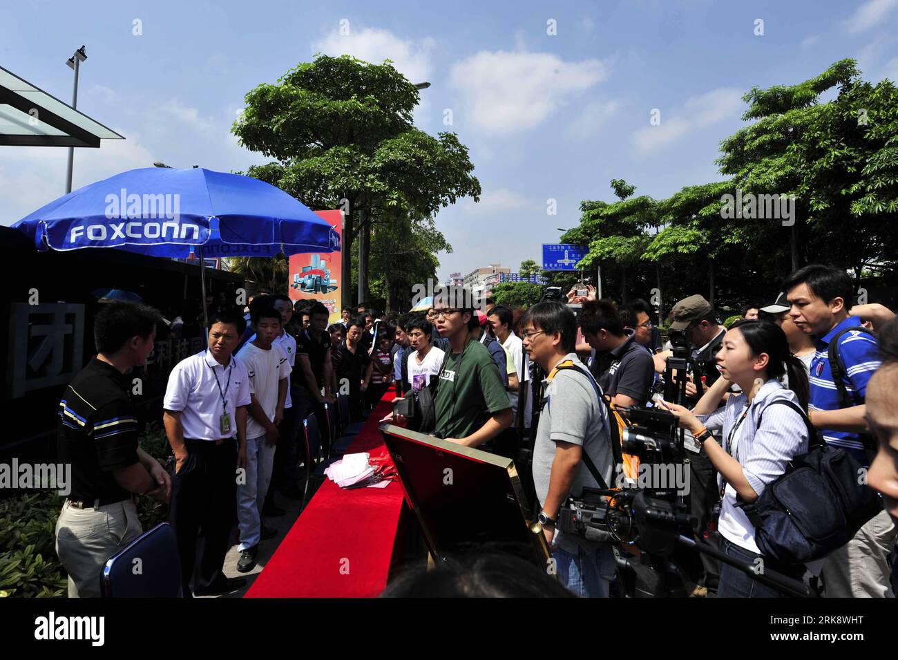 Foxconn technology taiwan hi-res stock photography and images - Alamy