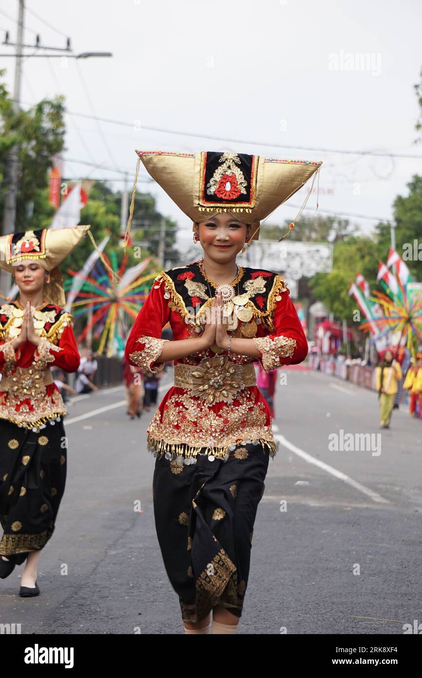 Tari bagurau hi-res stock photography and images - Alamy