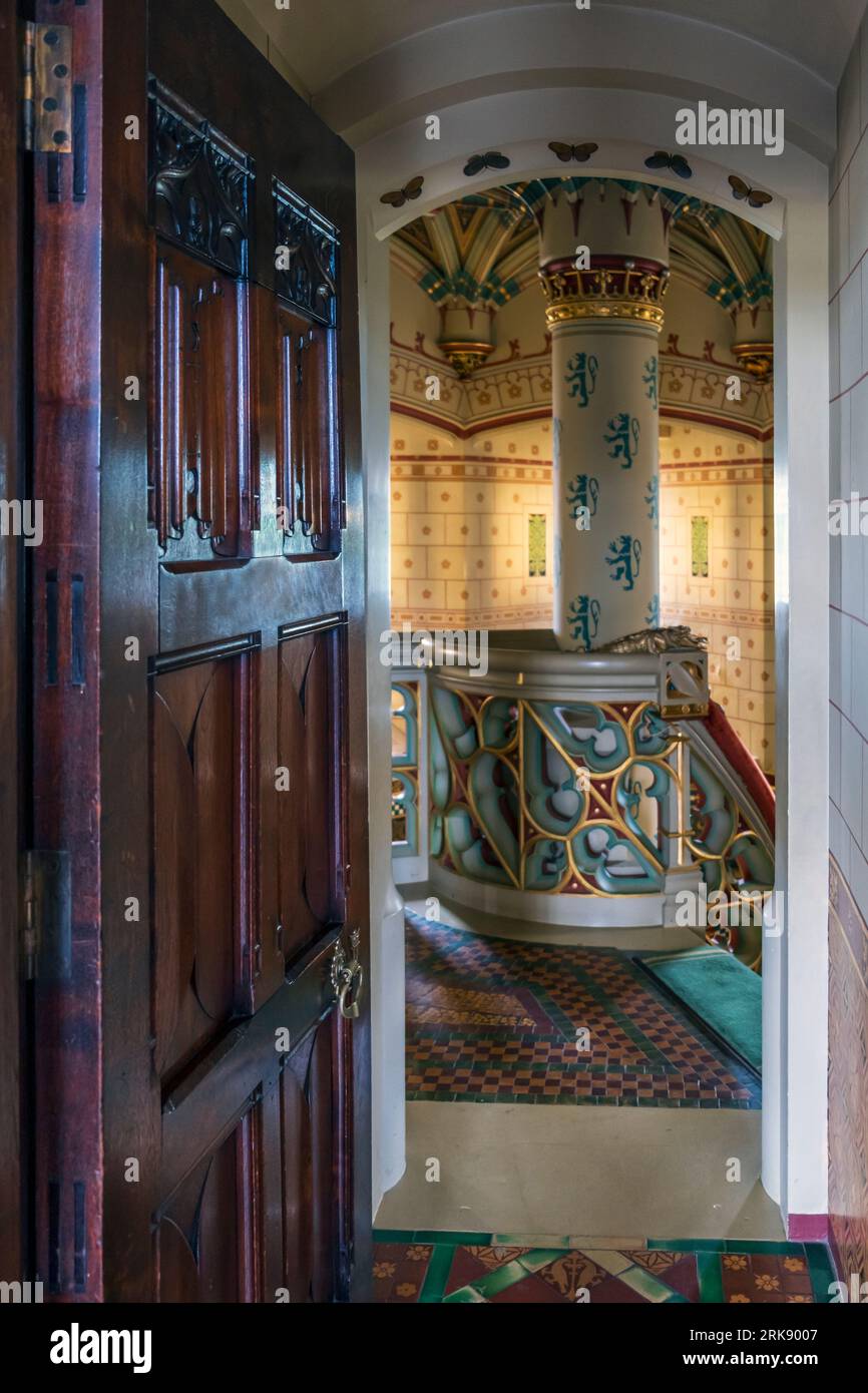 Interior hall staircase building hi-res stock photography and images ...