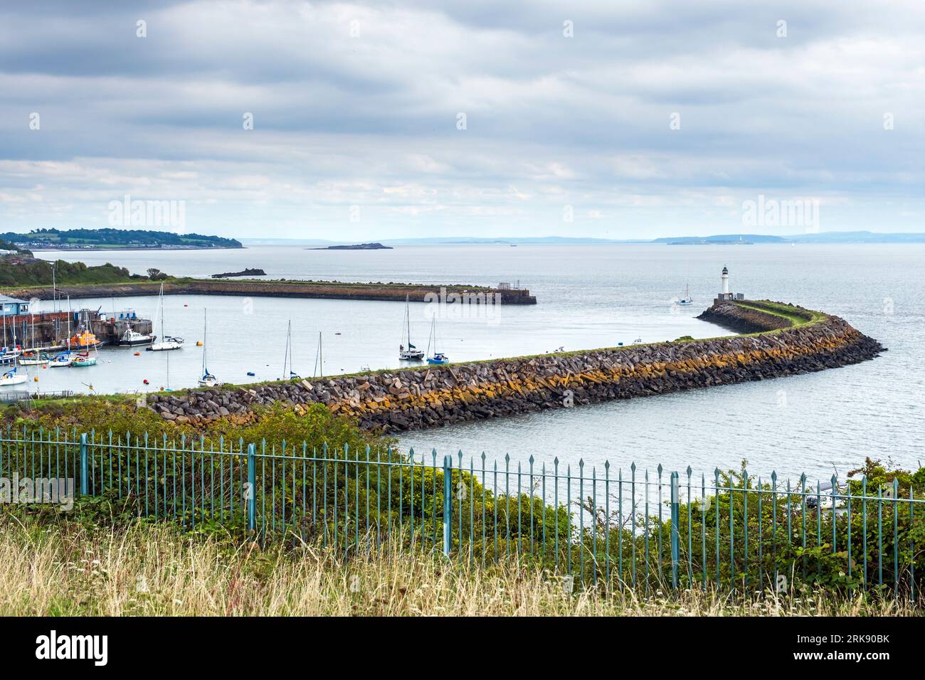 Barry docks lighthouse hi-res stock photography and images - Alamy