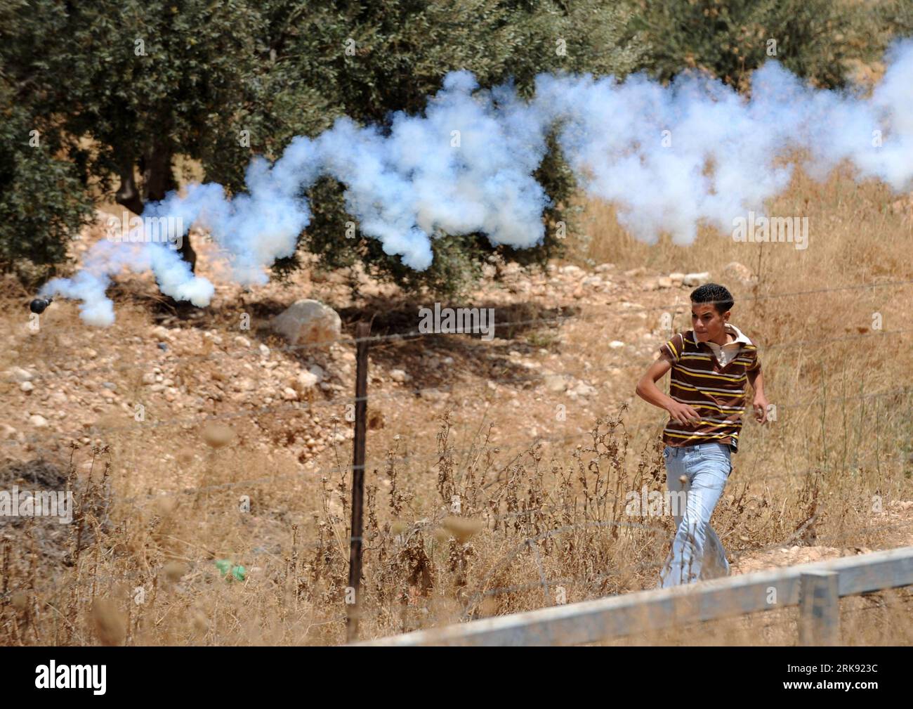 Nuba village hi-res stock photography and images - Alamy